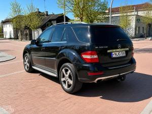 Melns Mercedes-Benz ML 320 2009 Pakruojis, ar dzinēja tilpumu 3.00 L un nobraukumu 310 tūkst. km par 7999 €, foto 3 vietnē AUTOMOTO.COM.LV
