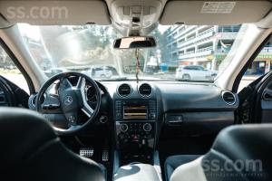 Black Mercedes-Benz ML 320 2009 in Riga, with an engine capacity of 3.00 L and mileage of 350 thousand km for 7400 €, photo 7 on AUTOMOTO.COM.LV