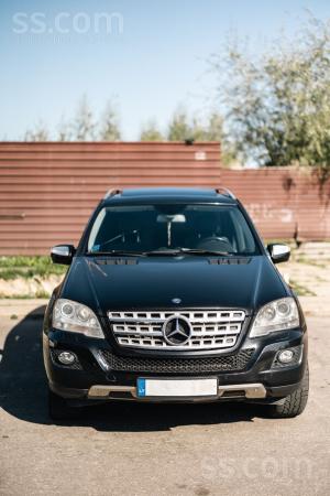 Black Mercedes-Benz ML 320 2009 in Riga, with an engine capacity of 3.00 L and mileage of 350 thousand km for 7400 €, photo 11 on AUTOMOTO.COM.LV