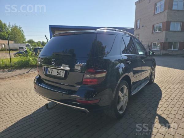 Black Mercedes-Benz ML 320 2009 in Ogre, with an engine capacity of 3.00 L and mileage of 372 thousand km for 7900 €, photo 7 on AUTOMOTO.COM.LV