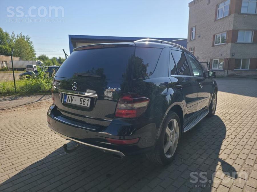 Black Mercedes-Benz ML 320 2009 in Ogre, with an engine capacity of 3.00 L and mileage of 372 thousand km for 7900 €, photo 8 on AUTOMOTO.COM.LV