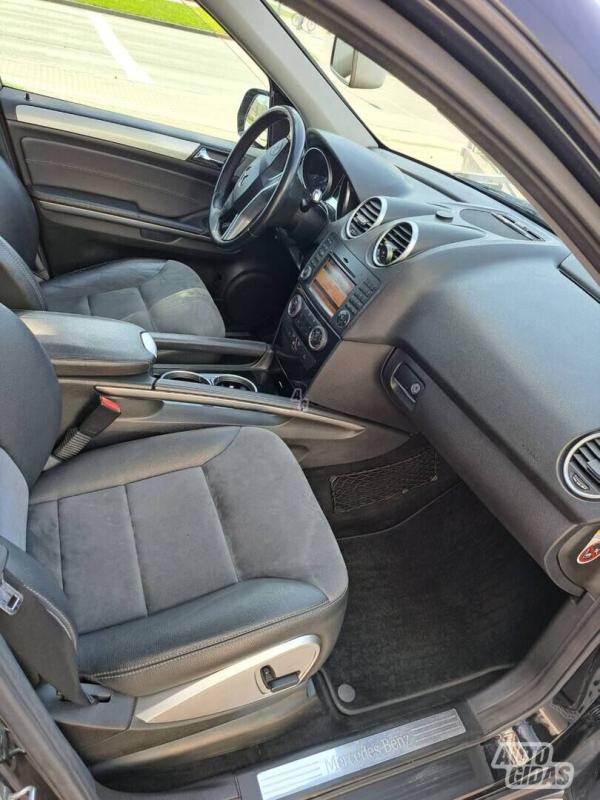 Melns Mercedes-Benz ML 320 2009 Klaipėda, ar dzinēja tilpumu 3.00 L un nobraukumu 338 tūkst. km par 5900 €, foto 4 vietnē AUTOMOTO.COM.LV