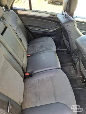 Black Mercedes-Benz ML 320 2009 in Klaipeda, with an engine capacity of 3.00 L and mileage of 338 thousand km for 5900 €, photo 9 on AUTOMOTO.COM.LV