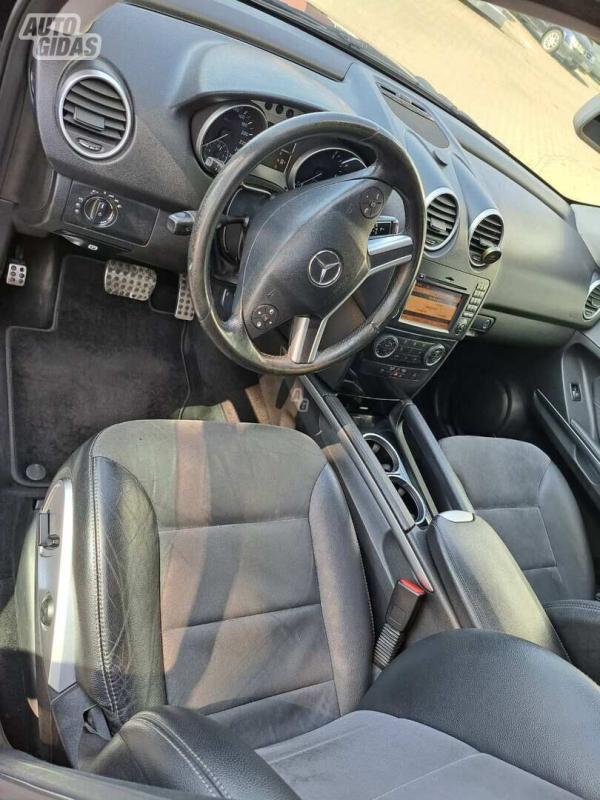 Melns Mercedes-Benz ML 320 2009 Klaipėda, ar dzinēja tilpumu 3.00 L un nobraukumu 338 tūkst. km par 5900 €, foto 10 vietnē AUTOMOTO.COM.LV
