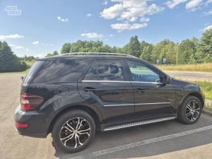 Black Mercedes-Benz ML 320 2009 in Klaipeda, with an engine capacity of 3.00 L and mileage of 338 thousand km for 5900 €, photo 12 on AUTOMOTO.COM.LV