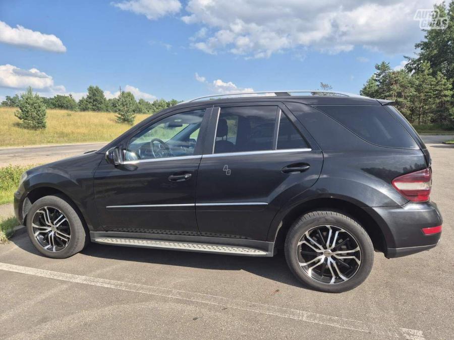 Black Mercedes-Benz ML 320 2009 in Klaipeda, with an engine capacity of 3.00 L and mileage of 338 thousand km for 5900 €, photo 16 on AUTOMOTO.COM.LV