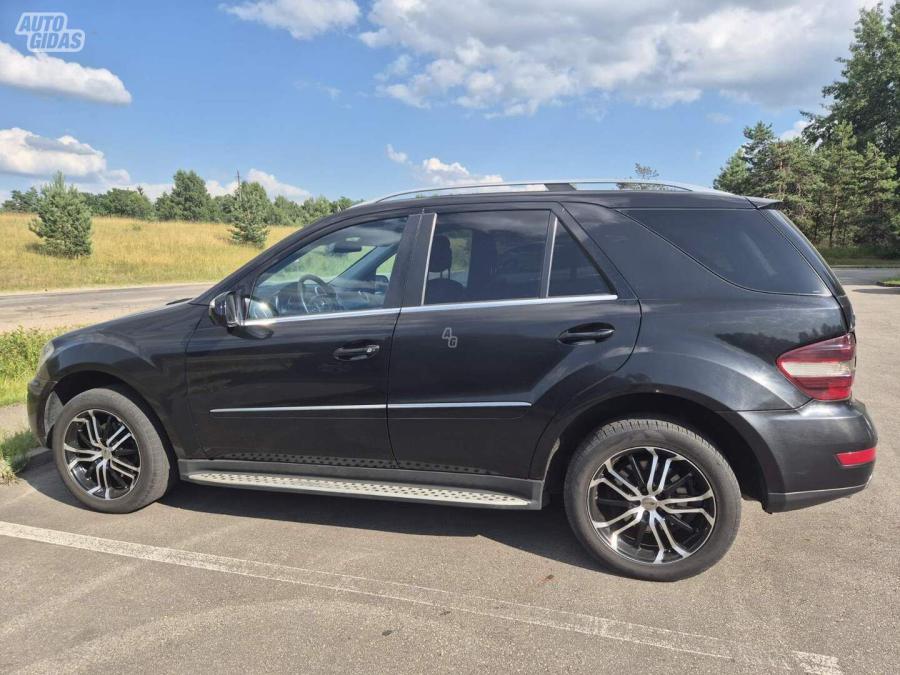Black Mercedes-Benz ML 320 2009 in Klaipeda, with an engine capacity of 3.00 L and mileage of 338 thousand km for 5900 €, photo 20 on AUTOMOTO.COM.LV