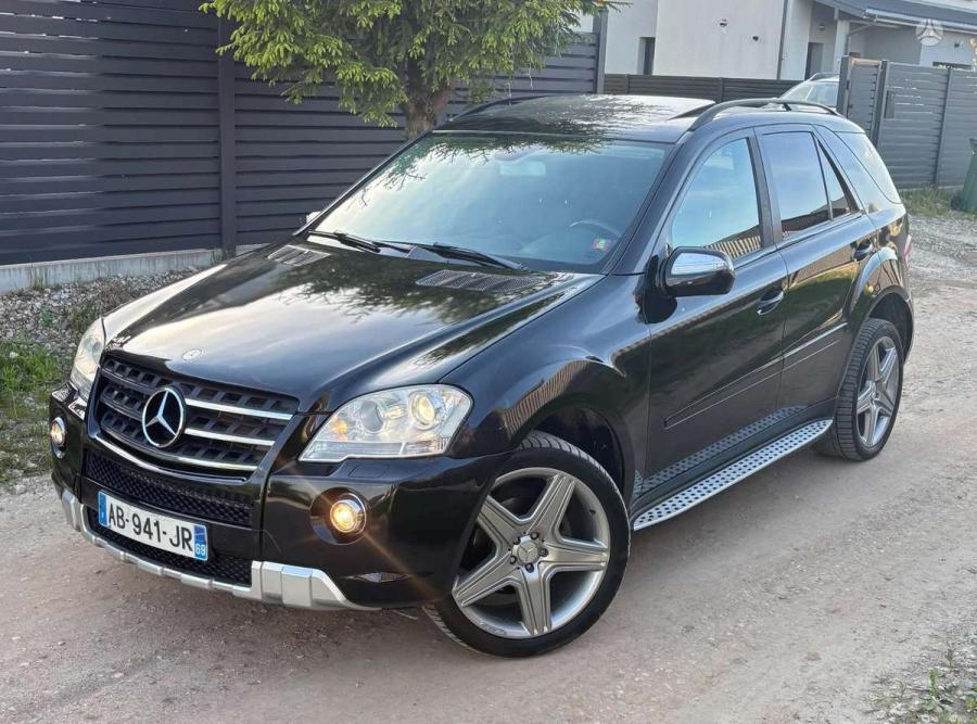 Black Mercedes-Benz ML 320 2009 in Vilnius, with an engine capacity of 3.00 L and mileage of 260 thousand km for 9200 €, photo 1 on AUTOMOTO.COM.LV