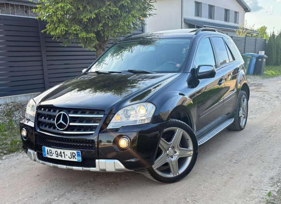 Black Mercedes-Benz ML 320 2009 in Vilnius, with an engine capacity of 3.00 L and mileage of 260 thousand km for 9200 €, photo 7 on AUTOMOTO.COM.LV