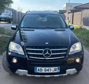 Black Mercedes-Benz ML 320 2009 in Vilnius, with an engine capacity of 3.00 L and mileage of 260 thousand km for 9200 €, photo 8 on AUTOMOTO.COM.LV