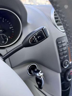Melns Mercedes-Benz ML 320 2009 Tauragė, ar dzinēja tilpumu 2.99 L un nobraukumu 248 tūkst. km par 8499 €, foto 16 vietnē AUTOMOTO.COM.LV