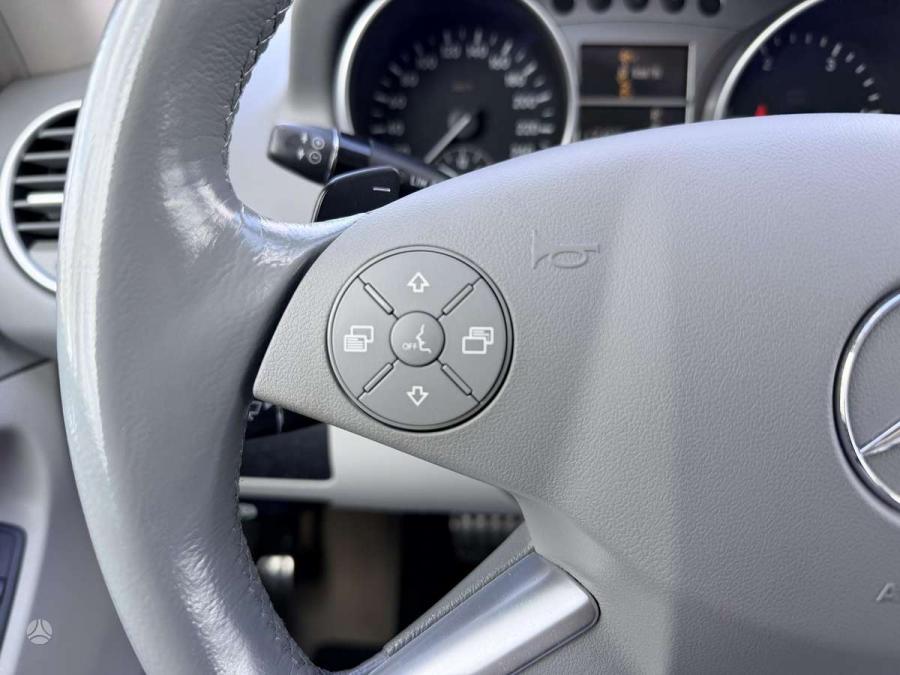 Melns Mercedes-Benz ML 320 2009 Tauragė, ar dzinēja tilpumu 2.99 L un nobraukumu 248 tūkst. km par 8499 €, foto 17 vietnē AUTOMOTO.COM.LV