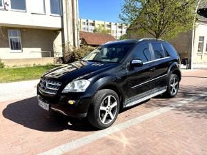Черный Мерседес МЛ 320 2009 в Пакруойис, объемом двигателя 3.00 л и пробегом 310 тыс. км за 7200 €, фото  на AUTOMOTO.COM.LV