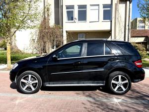 Черный Мерседес МЛ 320 2009 в Пакруойис, объемом двигателя 3.00 л и пробегом 310 тыс. км за 7200 €, фото 4 на AUTOMOTO.COM.LV