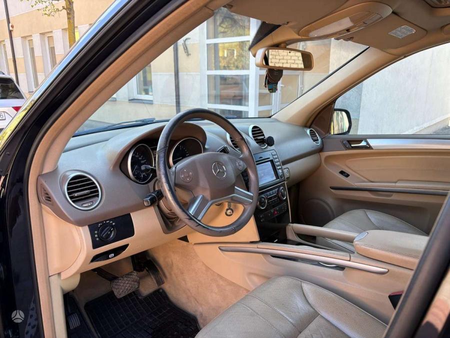 Черный Мерседес МЛ 320 2009 в Пакруойис, объемом двигателя 3.00 л и пробегом 310 тыс. км за 7200 €, фото 8 на AUTOMOTO.COM.LV