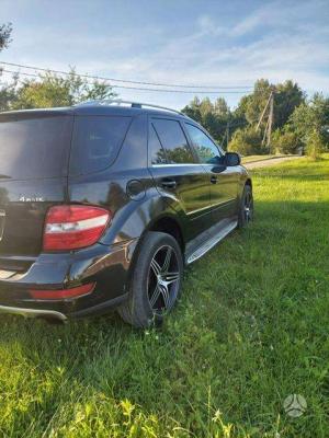 Черный Мерседес МЛ 320 2009 в Вильнюс, объемом двигателя 3.00 л и пробегом 331 тыс. км за 8600 €, фото 9 на AUTOMOTO.COM.LV
