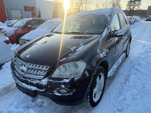 Zils Mercedes-Benz ML 320 2006 Kauņa, ar dzinēja tilpumu 3.00 L un nobraukumu 340 tūkst. km par 5000 €, foto 1 vietnē AUTOMOTO.COM.LV