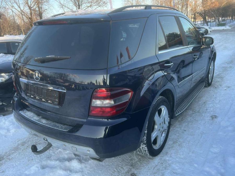 Zils Mercedes-Benz ML 320 2006 Kauņa, ar dzinēja tilpumu 3.00 L un nobraukumu 340 tūkst. km par 5000 €, foto 5 vietnē AUTOMOTO.COM.LV