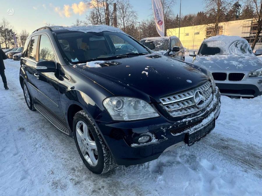 Zils Mercedes-Benz ML 320 2006 Kauņa, ar dzinēja tilpumu 3.00 L un nobraukumu 340 tūkst. km par 5000 €, foto 7 vietnē AUTOMOTO.COM.LV
