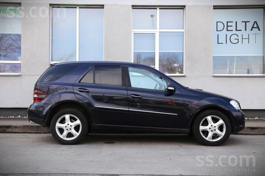 Zils Mercedes-Benz ML 320 2006 Rīga, ar dzinēja tilpumu 3.00 L un nobraukumu 330 tūkst. km par 4995 €, foto 4 vietnē AUTOMOTO.COM.LV