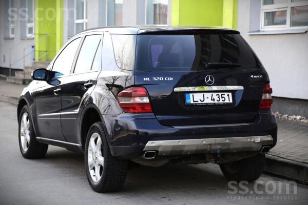 Blue Mercedes-Benz ML 320 2006 in Riga, with an engine capacity of 3.00 L and mileage of 330 thousand km for 4995 €, photo 5 on AUTOMOTO.COM.LV