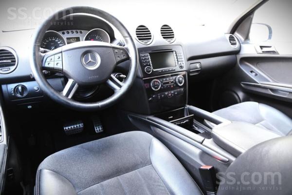 Blue Mercedes-Benz ML 320 2006 in Riga, with an engine capacity of 3.00 L and mileage of 330 thousand km for 4995 €, photo 9 on AUTOMOTO.COM.LV