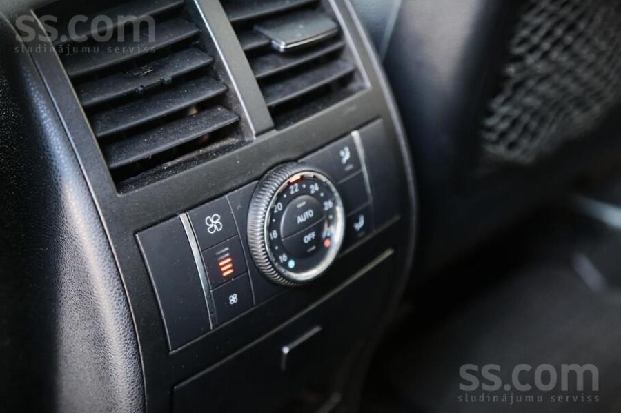 Zils Mercedes-Benz ML 320 2006 Rīga, ar dzinēja tilpumu 3.00 L un nobraukumu 330 tūkst. km par 4995 €, foto 18 vietnē AUTOMOTO.COM.LV