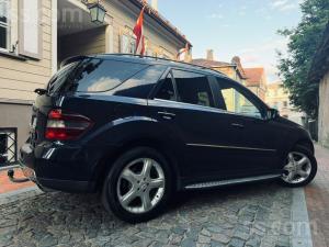 Zils Mercedes-Benz ML 320 2006 Cēsis, ar dzinēja tilpumu 3.00 L un nobraukumu 0 tūkst. km par 5990 €, foto 7 vietnē AUTOMOTO.COM.LV