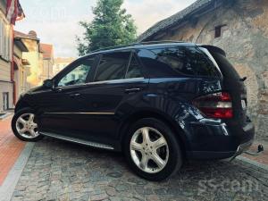 Zils Mercedes-Benz ML 320 2006 Cēsis, ar dzinēja tilpumu 3.00 L un nobraukumu 0 tūkst. km par 5990 €, foto 9 vietnē AUTOMOTO.COM.LV