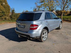 Синий Мерседес МЛ 320 2006 в Клайпеда, объемом двигателя 2.99 л и пробегом 329 тыс. км за 3900 €, фото 7 на AUTOMOTO.COM.LV