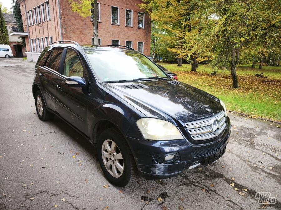 Blue Mercedes-Benz ML 320 2006 in Kaunas, with an engine capacity of 3.00 L and mileage of 226 thousand km for 3600 €, photo 4 on AUTOMOTO.COM.LV