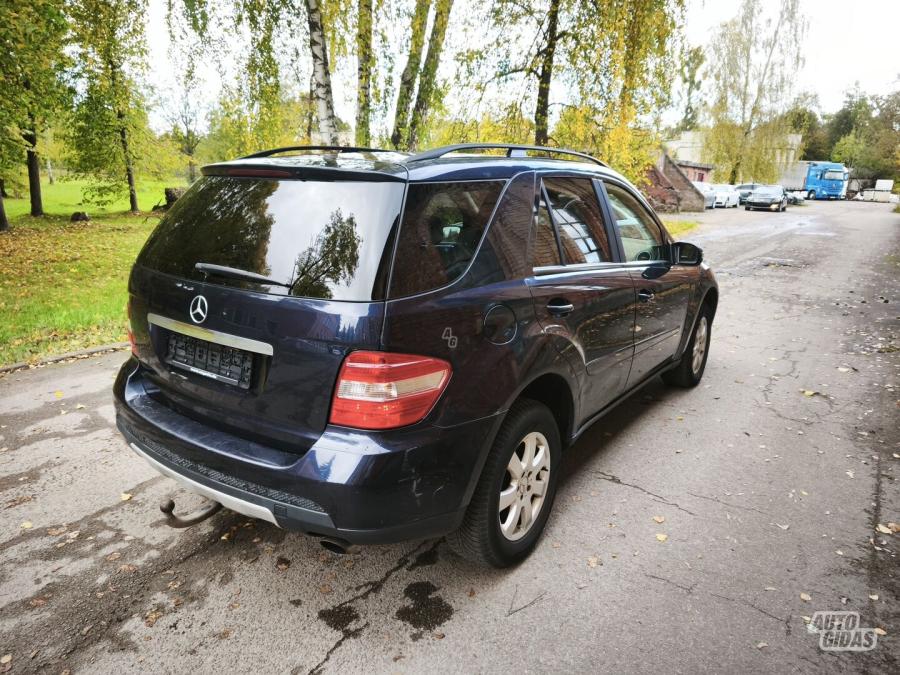 Blue Mercedes-Benz ML 320 2006 in Kaunas, with an engine capacity of 3.00 L and mileage of 226 thousand km for 3600 €, photo 5 on AUTOMOTO.COM.LV