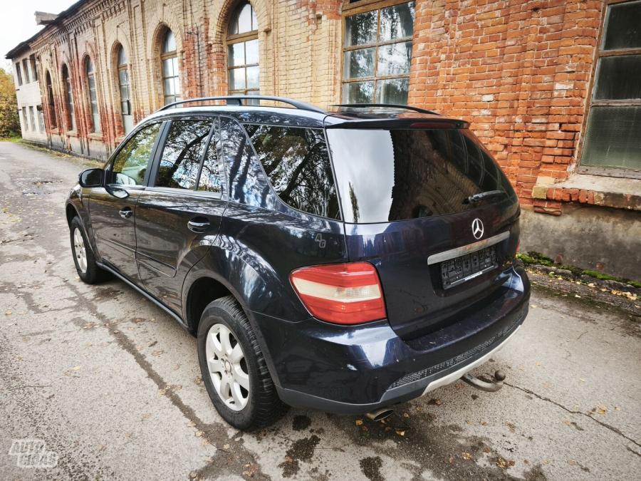 Blue Mercedes-Benz ML 320 2006 in Kaunas, with an engine capacity of 3.00 L and mileage of 226 thousand km for 3600 €, photo 6 on AUTOMOTO.COM.LV