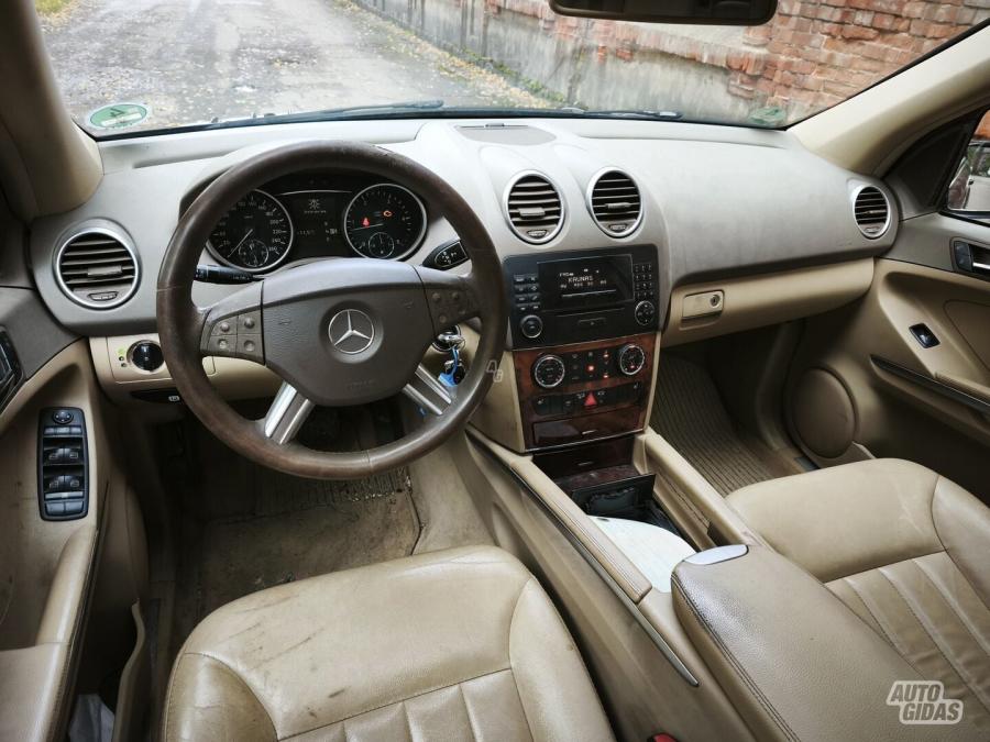 Blue Mercedes-Benz ML 320 2006 in Kaunas, with an engine capacity of 3.00 L and mileage of 226 thousand km for 3600 €, photo 9 on AUTOMOTO.COM.LV