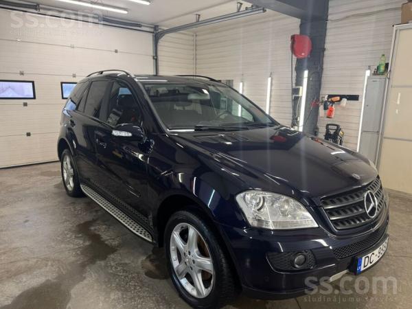 Zils Mercedes-Benz ML 320 2007 Rīga, ar dzinēja tilpumu 3.00 L un nobraukumu 292 tūkst. km par 8100 €, foto 1 vietnē AUTOMOTO.COM.LV