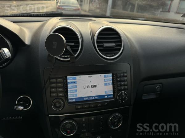 Zils Mercedes-Benz ML 320 2007 Rīga, ar dzinēja tilpumu 3.00 L un nobraukumu 292 tūkst. km par 8100 €, foto 4 vietnē AUTOMOTO.COM.LV