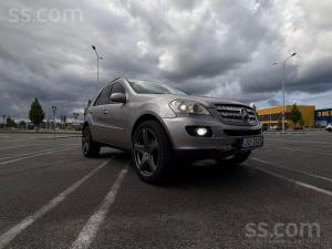 Brūns Mercedes-Benz ML 320 2005 Rīga, ar dzinēja tilpumu 3.00 L un nobraukumu 261 tūkst. km par 6350 €, foto 1 vietnē AUTOMOTO.COM.LV