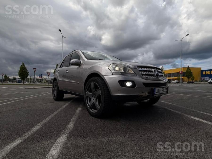 Brūns Mercedes-Benz ML 320 2005 Rīga, ar dzinēja tilpumu 3.00 L un nobraukumu 261 tūkst. km par 6350 €, foto 1 vietnē AUTOMOTO.COM.LV