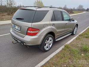 Brūns Mercedes-Benz ML 320 2006 Rīga, ar dzinēja tilpumu 3.00 L un nobraukumu 328 tūkst. km par 3100 €, foto 11 vietnē AUTOMOTO.COM.LV