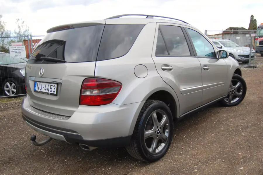 Brūns Mercedes-Benz ML 320 2006 Jēkabpils, ar dzinēja tilpumu 3.00 L un nobraukumu 239 tūkst. km par 5300 €, foto 3 vietnē AUTOMOTO.COM.LV