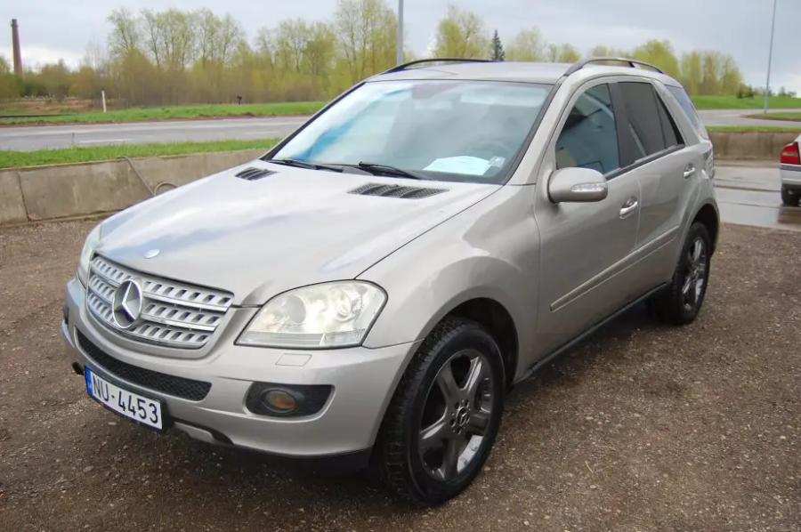 Brūns Mercedes-Benz ML 320 2006 Jēkabpils, ar dzinēja tilpumu 3.00 L un nobraukumu 239 tūkst. km par 5300 €, foto 4 vietnē AUTOMOTO.COM.LV