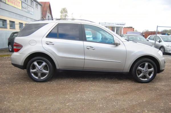 Brūns Mercedes-Benz ML 320 2006 Jēkabpils, ar dzinēja tilpumu 3.00 L un nobraukumu 239 tūkst. km par 5300 €, foto 6 vietnē AUTOMOTO.COM.LV