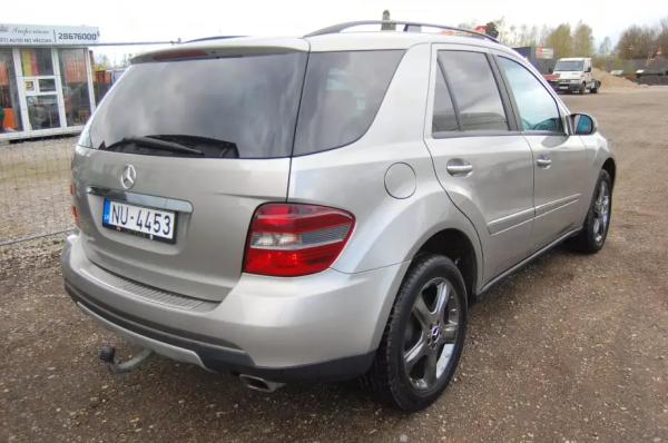 Brūns Mercedes-Benz ML 320 2006 Jēkabpils, ar dzinēja tilpumu 3.00 L un nobraukumu 239 tūkst. km par 5300 €, foto 7 vietnē AUTOMOTO.COM.LV