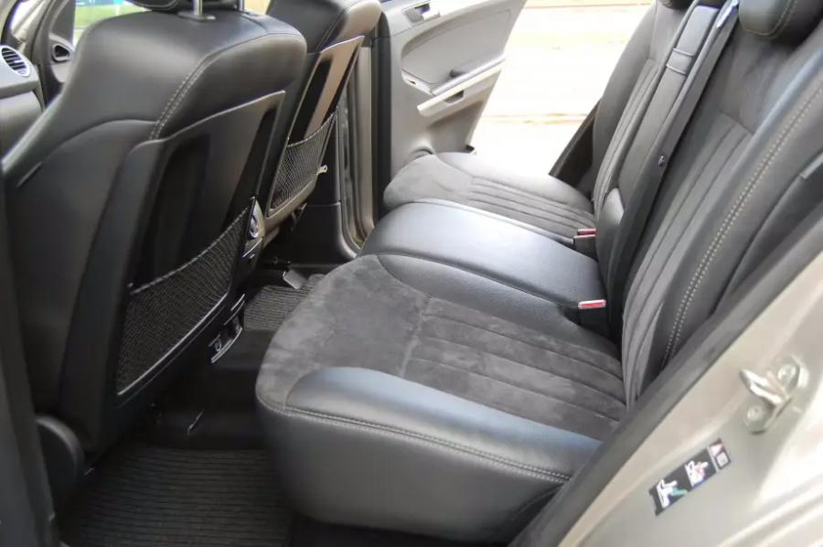 Brūns Mercedes-Benz ML 320 2006 Jēkabpils, ar dzinēja tilpumu 3.00 L un nobraukumu 239 tūkst. km par 5300 €, foto 17 vietnē AUTOMOTO.COM.LV