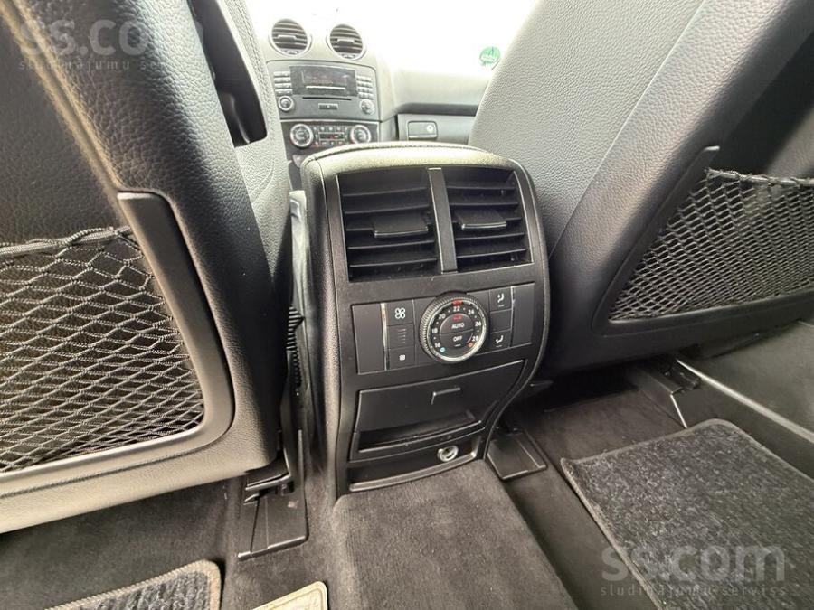 Brown Mercedes-Benz ML 320 2007 in Ludza, with an engine capacity of 3.20 L and mileage of 0 thousand km for 5950 €, photo 15 on AUTOMOTO.COM.LV