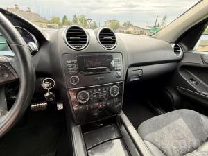 Brown Mercedes-Benz ML 320 2007 in Ludza, with an engine capacity of 3.20 L and mileage of 0 thousand km for 5950 €, photo 16 on AUTOMOTO.COM.LV