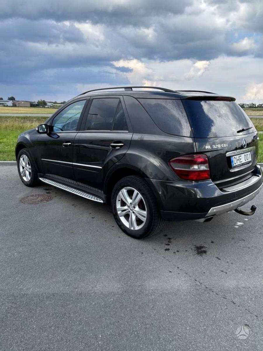 Brūns Mercedes-Benz ML 320 2008 Kauņa, ar dzinēja tilpumu 2.99 L un nobraukumu 238 tūkst. km par 6500 €, foto 3 vietnē AUTOMOTO.COM.LV