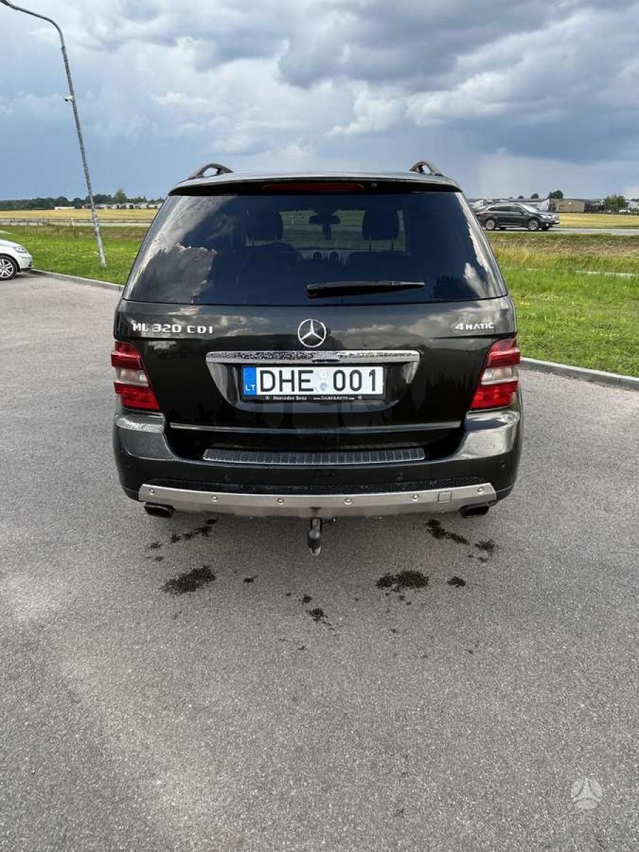 Brūns Mercedes-Benz ML 320 2008 Kauņa, ar dzinēja tilpumu 2.99 L un nobraukumu 238 tūkst. km par 6500 €, foto 9 vietnē AUTOMOTO.COM.LV