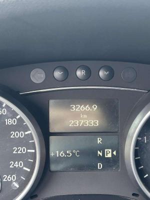 Brūns Mercedes-Benz ML 320 2008 Kauņa, ar dzinēja tilpumu 2.99 L un nobraukumu 238 tūkst. km par 6500 €, foto 10 vietnē AUTOMOTO.COM.LV