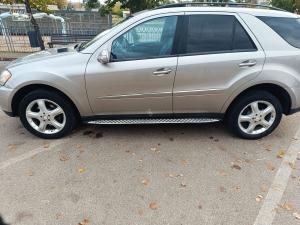 Brown Mercedes-Benz ML 320 2008 in Telschi, with an engine capacity of 3.00 L and mileage of 265 thousand km for 4999 €, photo 5 on AUTOMOTO.COM.LV